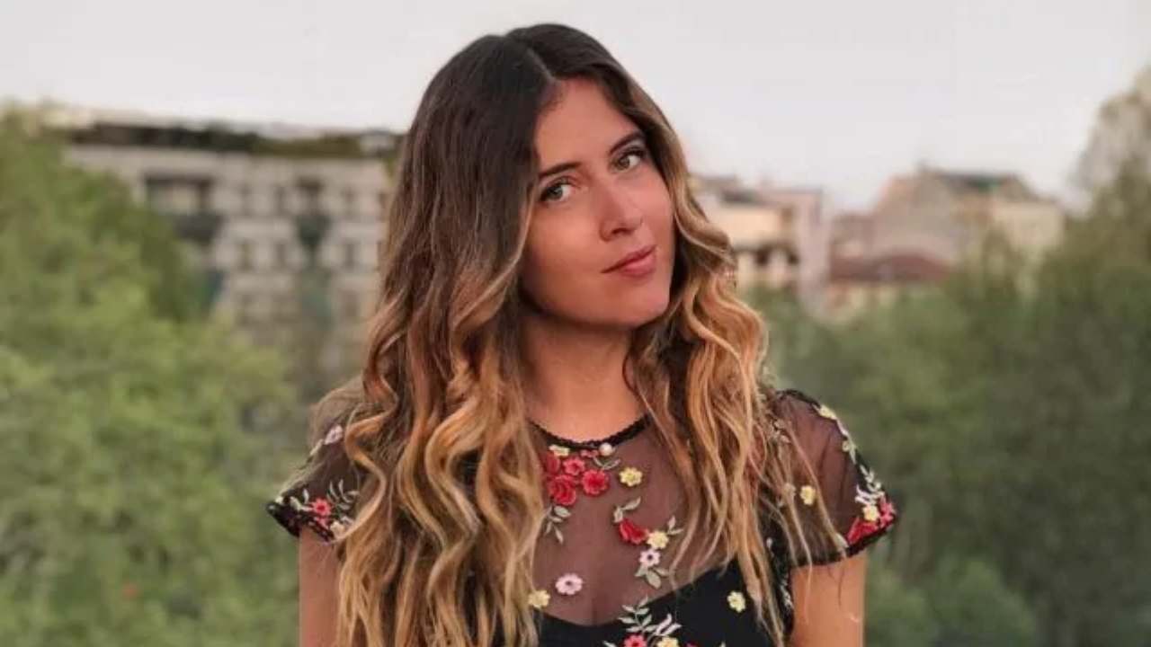 Francesca Ferragni, il bagno è bollente, le mani finiscono proprio lì ...