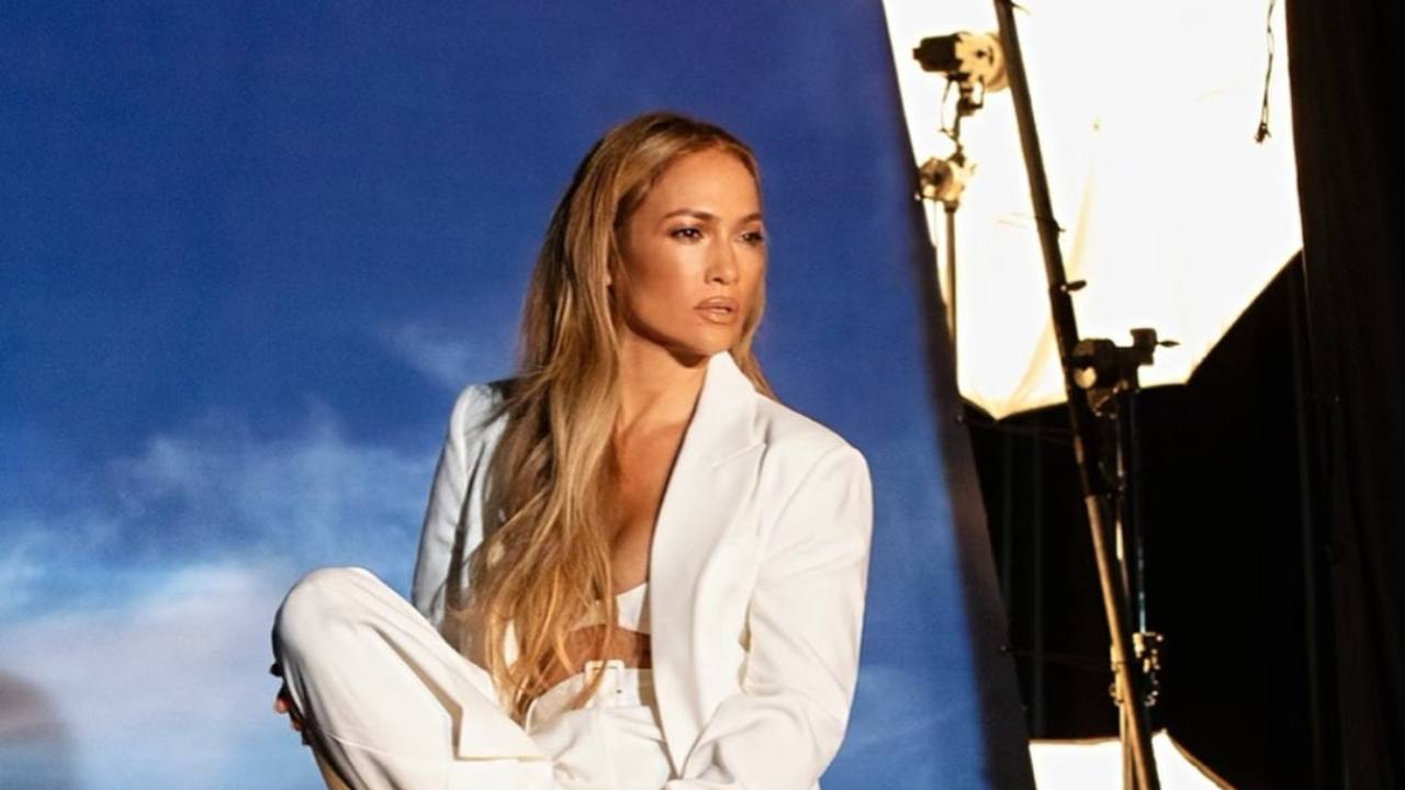 Jennifer Lopez, il primo piano è magnifico: sguardo ammaliante- FOTO