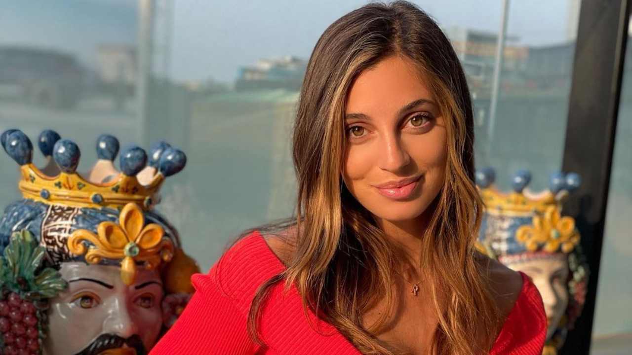 "Bellissima", Rossella Fiamingo baciata dal sole. Grande traguardo in vista
