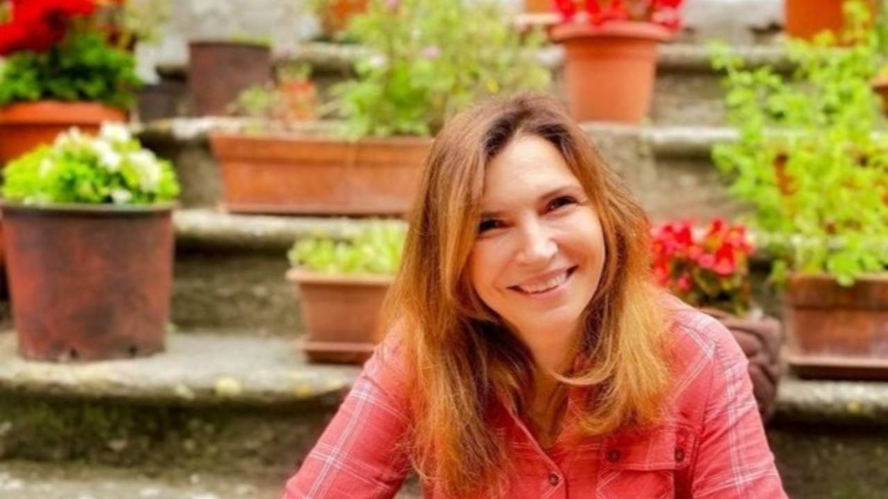 "Io direi una pantera" 'Donna Imma' in bikini è una bomba: che spettacolo