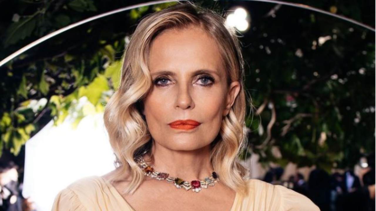 Isabella Ferrari nel backstage del nuovo film mostra l’artiglieria pesante