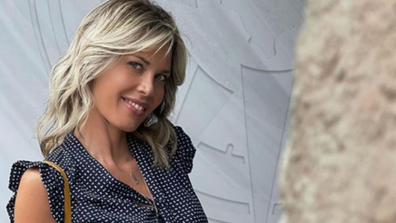 Laura D'Amore dècollète esplosivo: sempre più pericolosa - FOTO