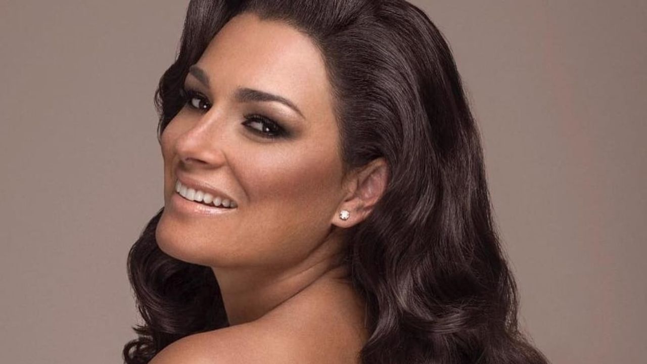 “Spettacolo puro” Alena Seredova in spiaggia, fa innamorare. Irresistibile