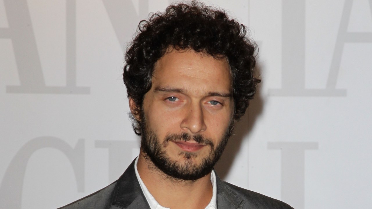 "Non avevo il coraggio" Claudio Santamaria e la prima volta con Francesca